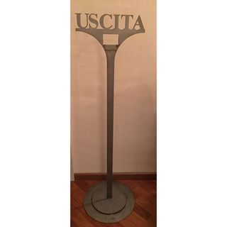 Palo 'Uscita' in ferro realizzato a mano