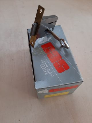 Serratura da infilare per mobili