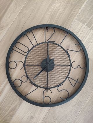 Orologio nero da parete