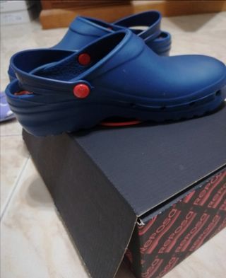 calzature da infermiera-professioni sanitarie N.37