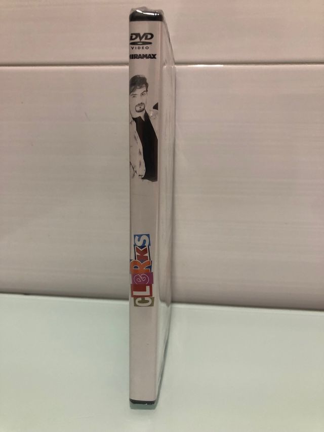 CLERKS dvd de segunda mano por 6 EUR en Madrid en WALLAPOP