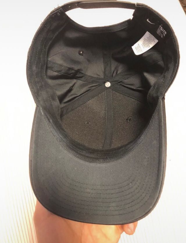 Gorra Nike de segunda mano por 17 EUR en La Llosa en WALLAPOP Gorra Nike de segunda mano por 17 EUR en La Llosa en WALLAPOP