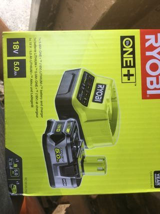 Carica batteria più batteria