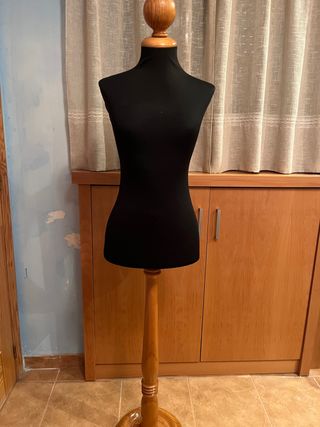 Maniquí negro mujer