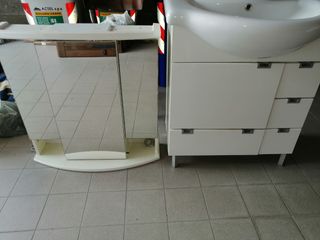 mobile bagno con specchio