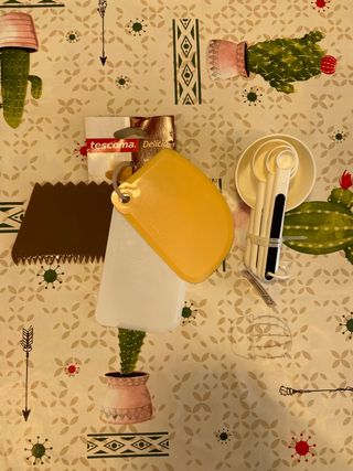 Set misurini Ikea e tris spatole per dolci Tescoma