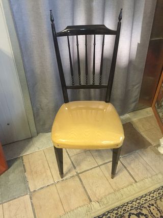 Sedia in legno nero pregiata