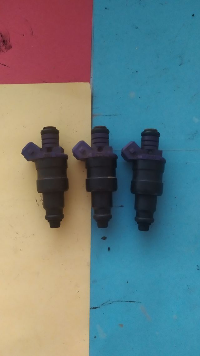 Inyector gasolina RENAULT - 8200603801 de segunda mano por 18 EUR en ...