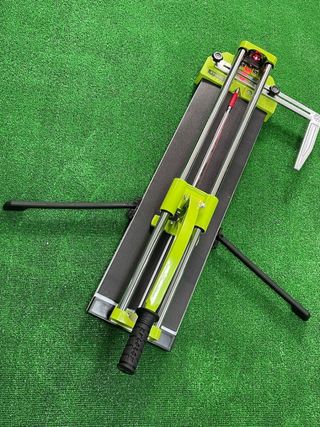 🔥Tagliapiastrelle con laser🔥
per tagli precisi 6