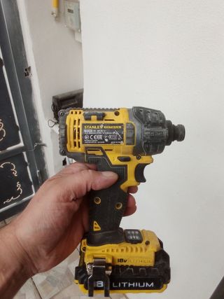 trapano avvitatore ad impulsi