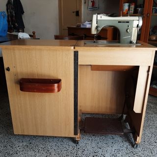 Macchina da cucire Necchi