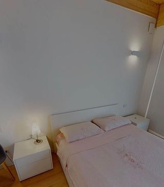 Letto matrimoniale contenitore e 2 comodini legno