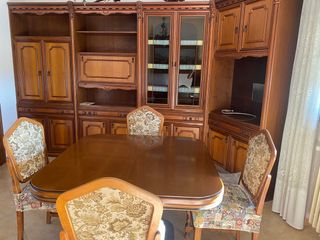 Mobile Sala con vetrina tavolo e sedie 