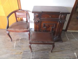 sedia, tavolino e mobiletto consolle vintage