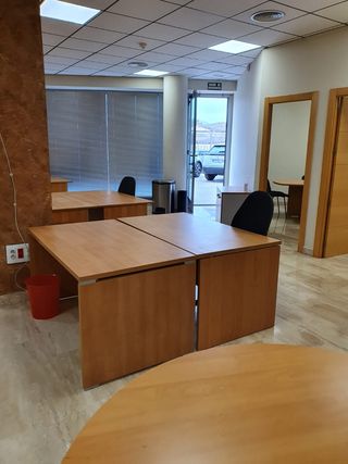 varias mesas escritorio de oficinas de segunda mano por 60 EUR en Elx ...