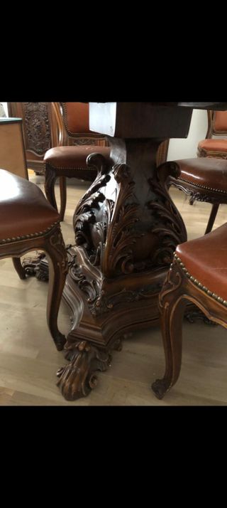 sala in noce massello intagliata a mano