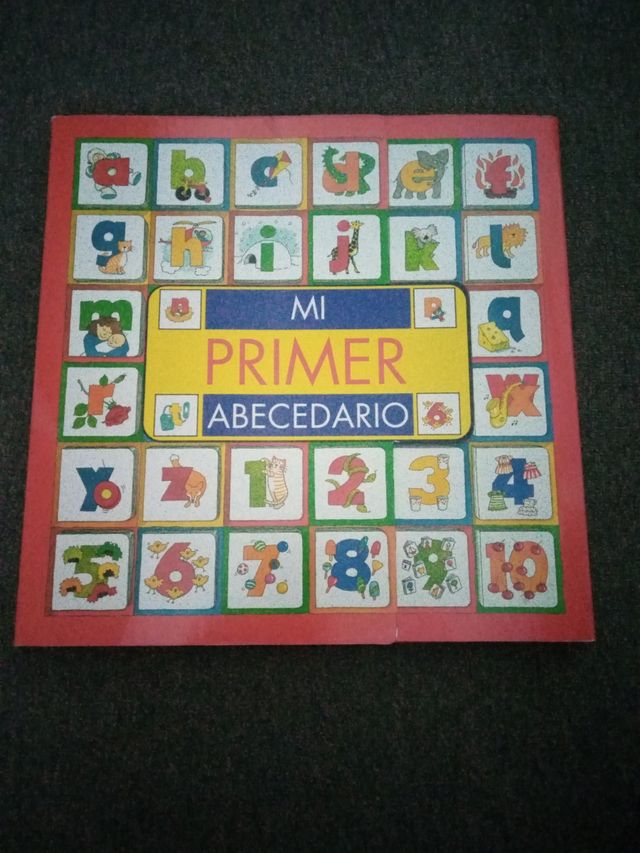 MI PRIMER ABECEDARIO de segunda mano por 10 EUR en Betanzos en WALLAPOP