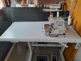Macchina da cucire taglia e cuci