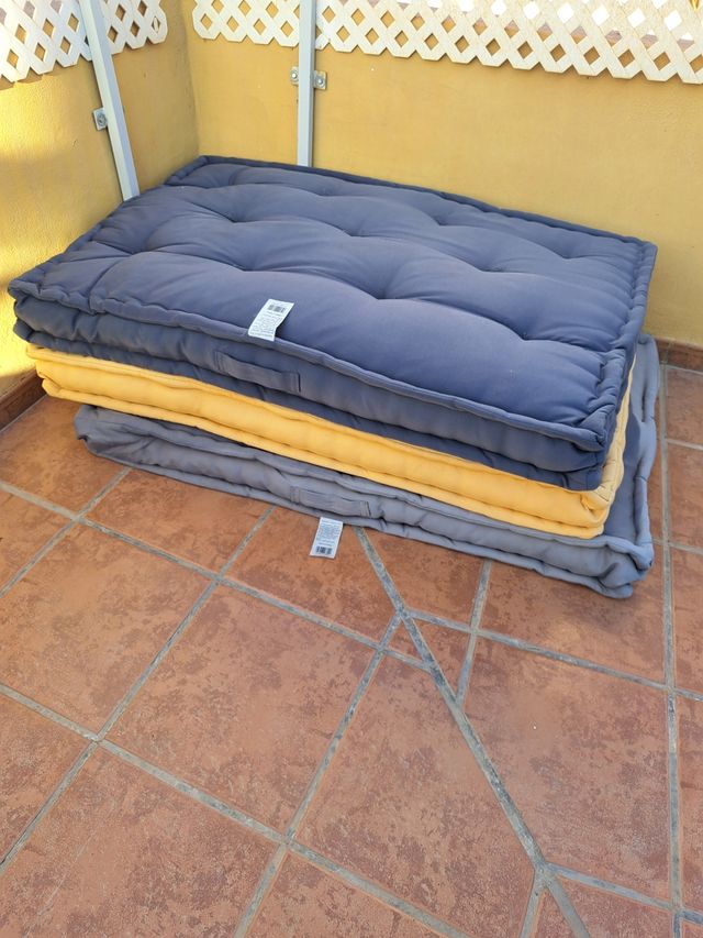 Cojines para palets o suelo de segunda mano por 50 EUR en Málaga en ... Cojines para palets o suelo de segunda mano por 50 EUR en Málaga en ...