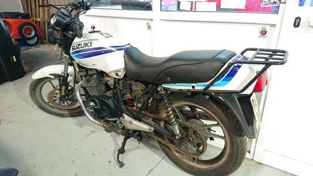 Suzuki gsx 400e para restaurar de segunda mano por 800 EUR en Málaga en ...