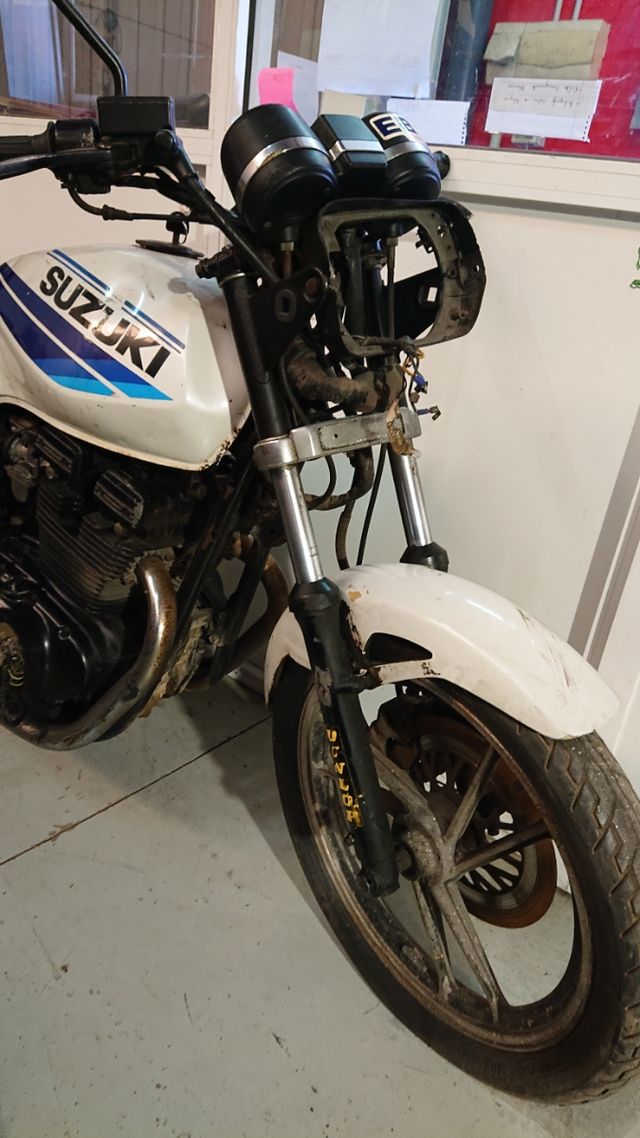 Suzuki gsx 400e para restaurar de segunda mano por 800 EUR en Málaga en ...