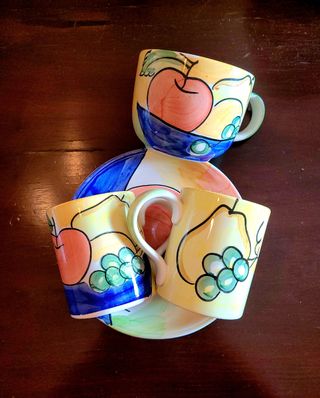 set piatti e tazze fantasia frutta