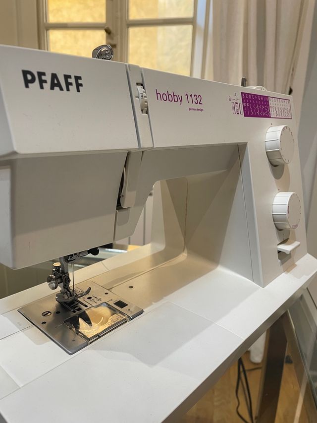 Macchina da cucire Pfaff Hobby 1132: attrezzature di lavoro in vendita ...
