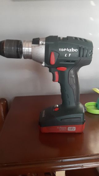 avvitatore a percussione 