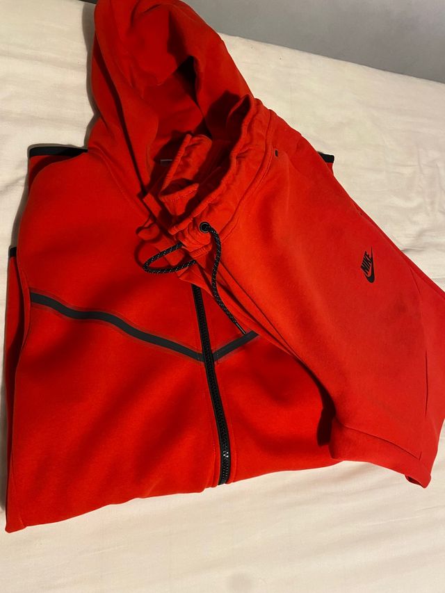 Conjunto Nike Tech Fleece De Segunda Mano Por 100 Eur En San Sebastián De Los Reyes En Wallapop