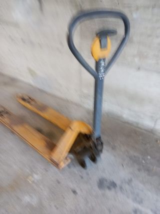 vendo  varie attrezzature..in blocco  o anche sing