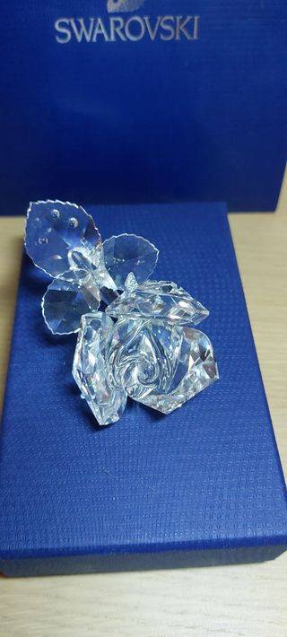 rosa swarovski 