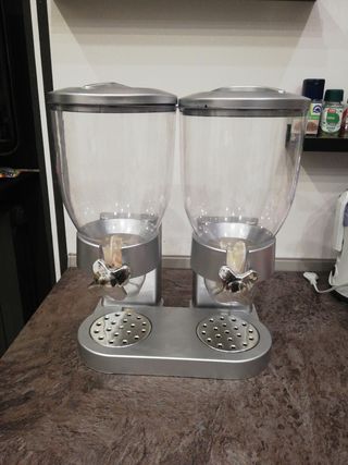 Distributore cereali e caramelle 