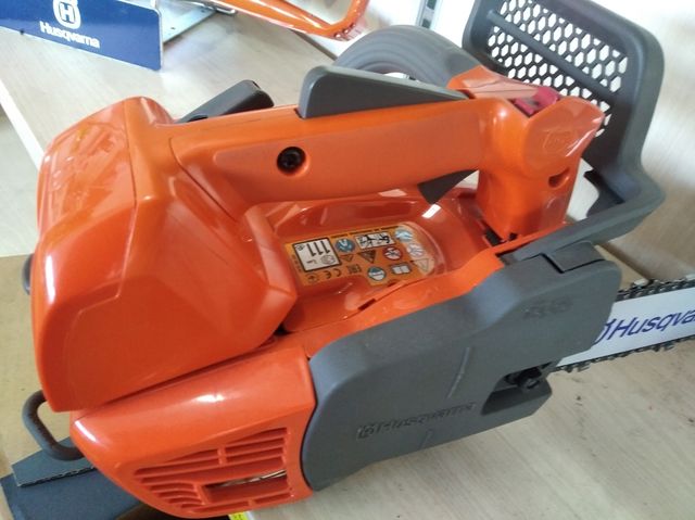 Motosierra podadora Husqvarna T525 de segunda mano por 425 EUR en Noia en WALLAPOP