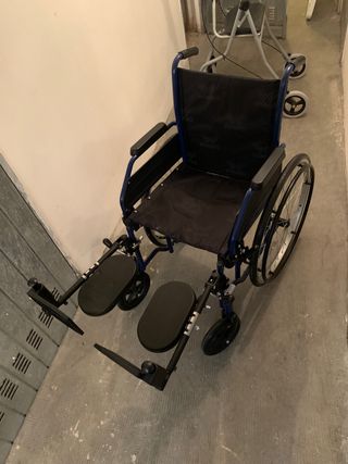 Carrozzina con pedalin