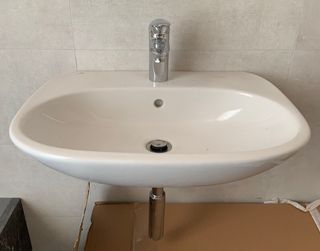 Lavabo con miscelatore