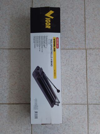 Tagliamattoni a mano