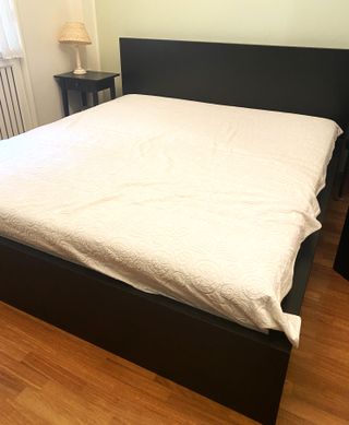 Letto Matrimoniale marrone-nero, 180x200