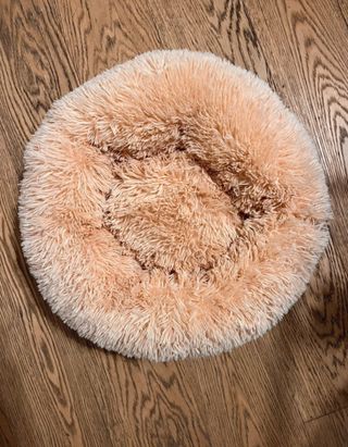 Cuccia a ciambella pelosa per gatto 