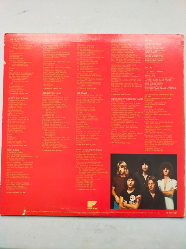 vinilo tattoo 1976 Lp. de segunda mano por 8,8 EUR en Málaga en WALLAPOP