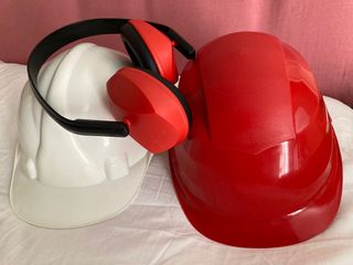 Casco e cuffie antinfortunio