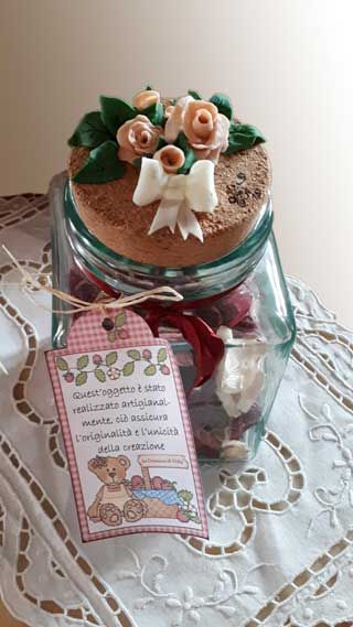 Barattolo di vetro con tappo decorato