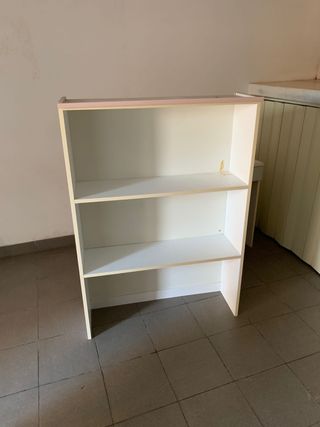 Scrivania con libreria 