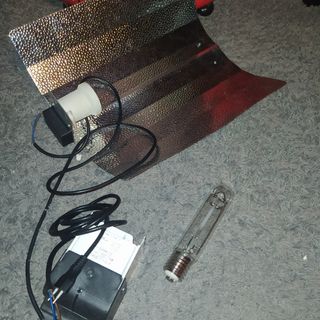 Riflettore, lampada  e trasformatore