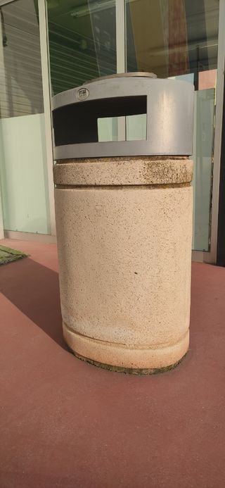 Pattumiera portarifiuti per esterno