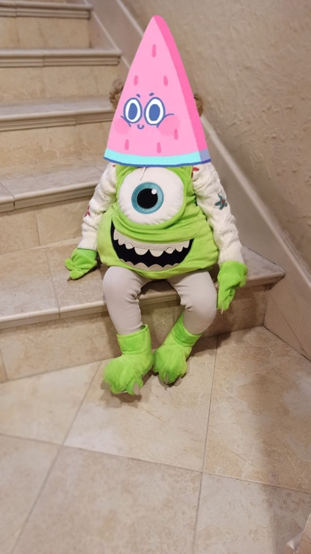 Disfraz Mike Wazowski de segunda mano por 30 EUR en Bilbao en WALLAPOP Disfraz Mike Wazowski de segunda mano por 30 EUR en Bilbao en WALLAPOP