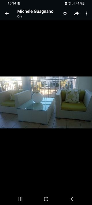 vendesi set 2 poltrone +1 tavolino compreso di cus