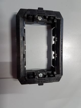 supporto tre posti Gewiss playbus GW32403