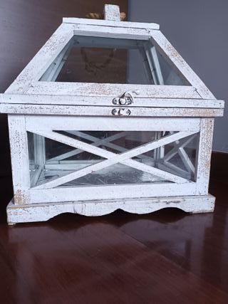 Lanterna in legno sbiancato