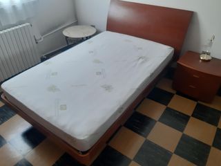Letto una piazza e 1/2 + comodino abbinato