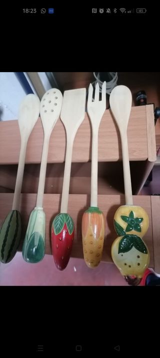 utensili per la cucina in legno